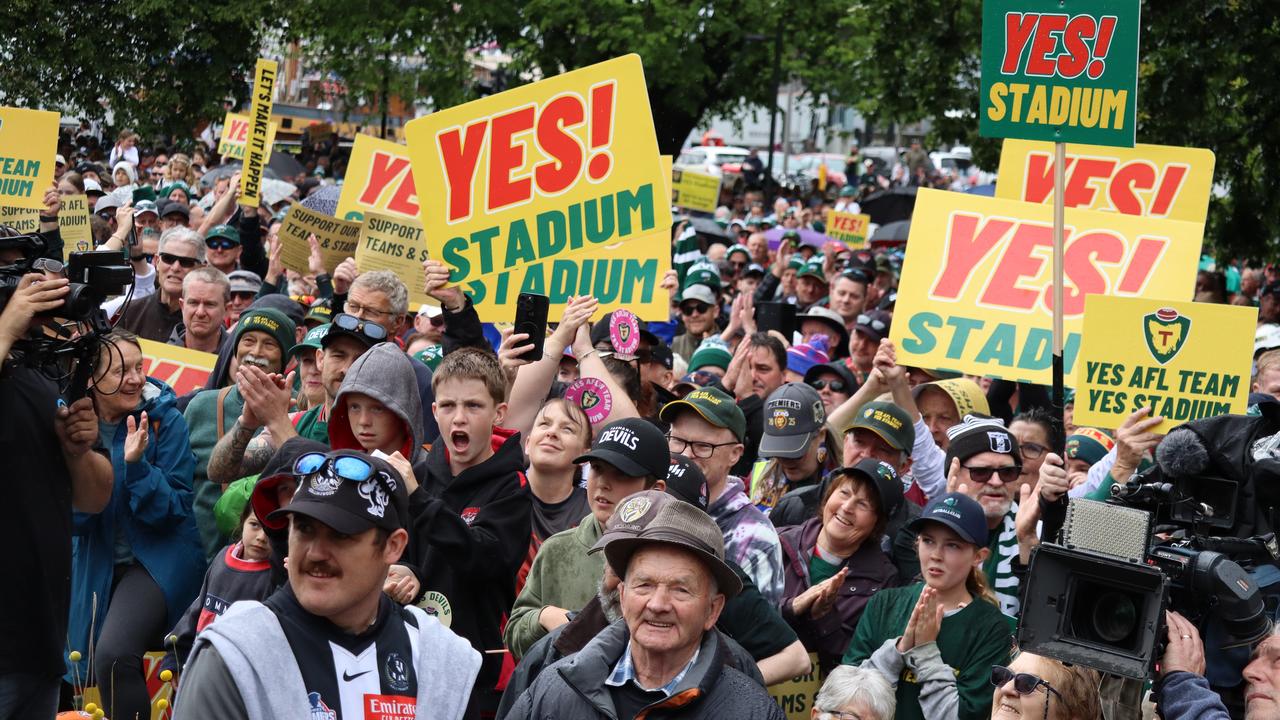 Pro-stadium rally outpoints opposition ahead of vote – The Queenslander